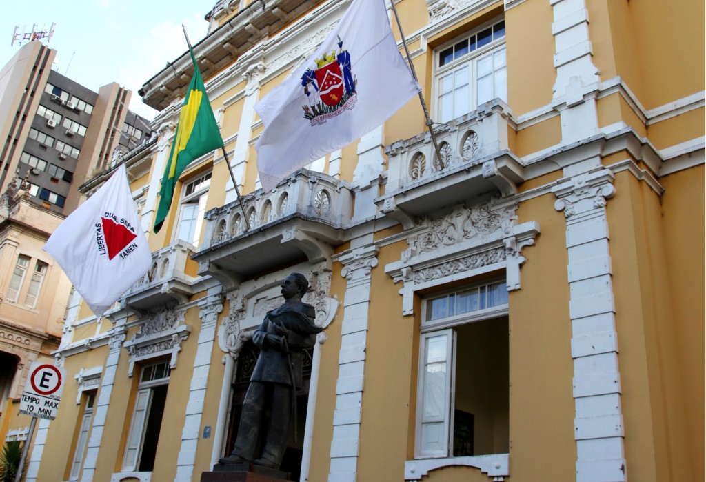 Bandeira do Poder Legislativo como símbolo oficial é aprovada em ...